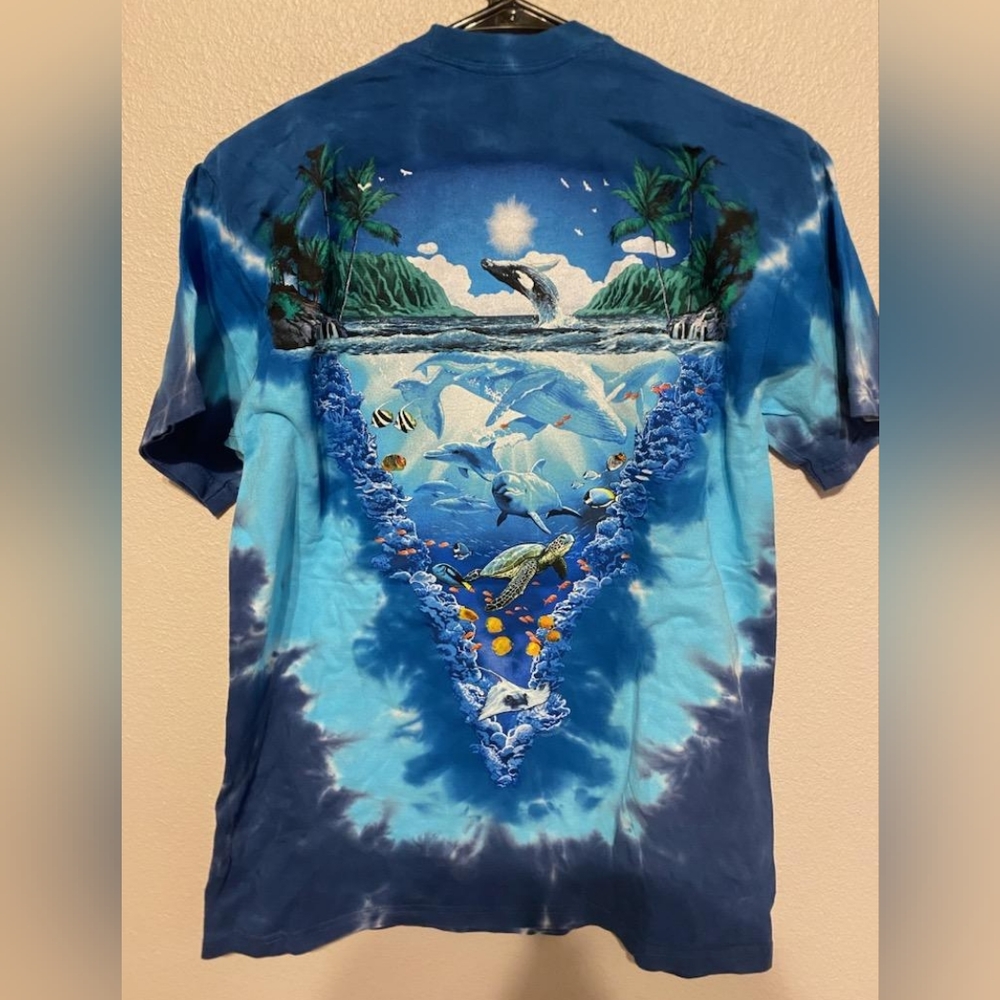 Liquid Blue Ocean Dolphins T-Shirt - Gem
